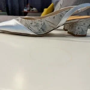 Amalfi | Shoes | Amalfi Silver Floral Womens Shoes 75 Sling Back ...